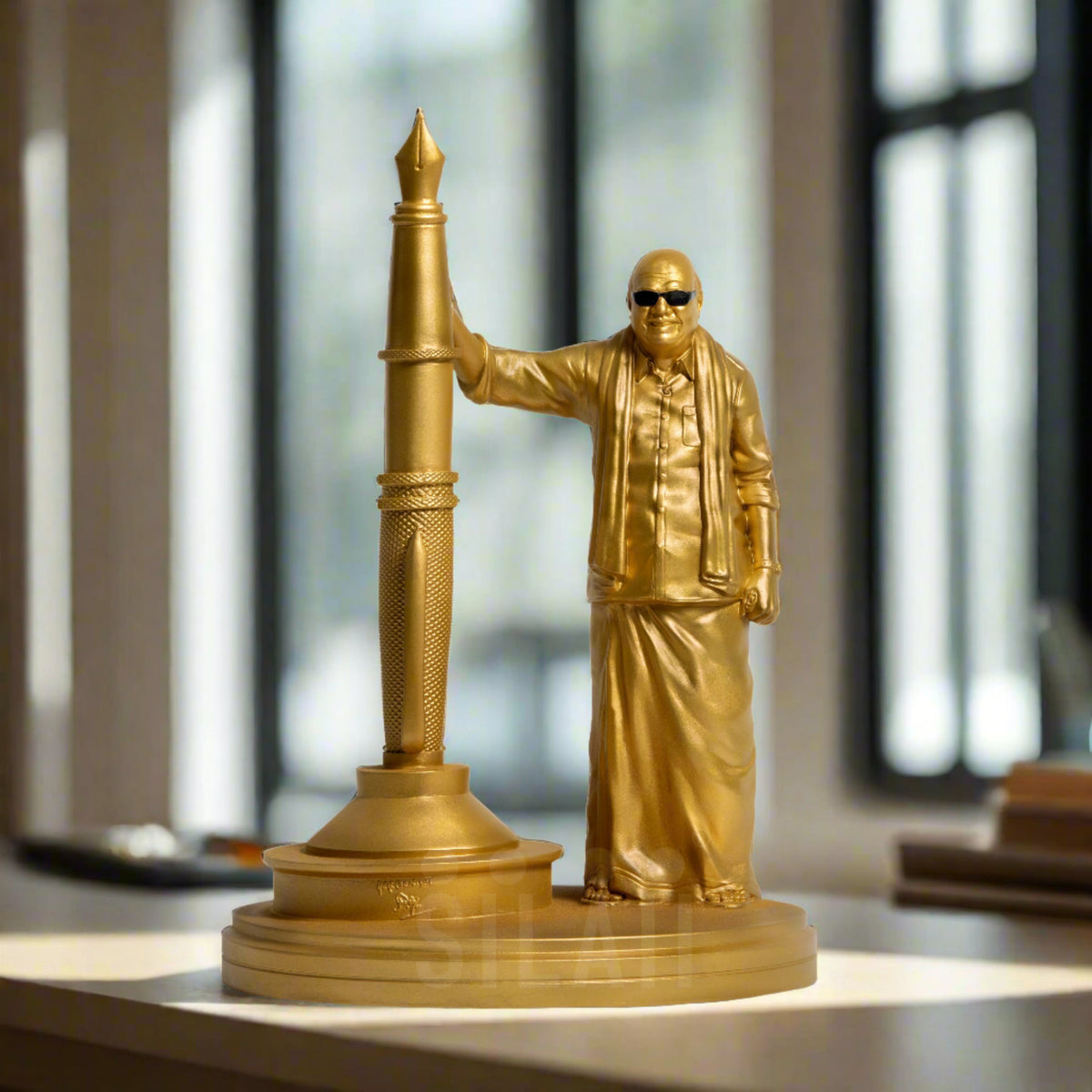 Kalaignar standing with his Pen Sculpture | Buy Now | SILAII.COM